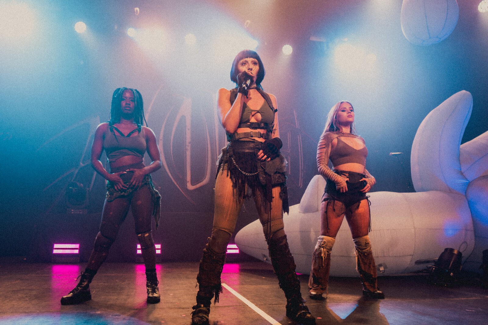 Live bei: Ashnikko in Köln (25.11.2023) | MoreCore.de