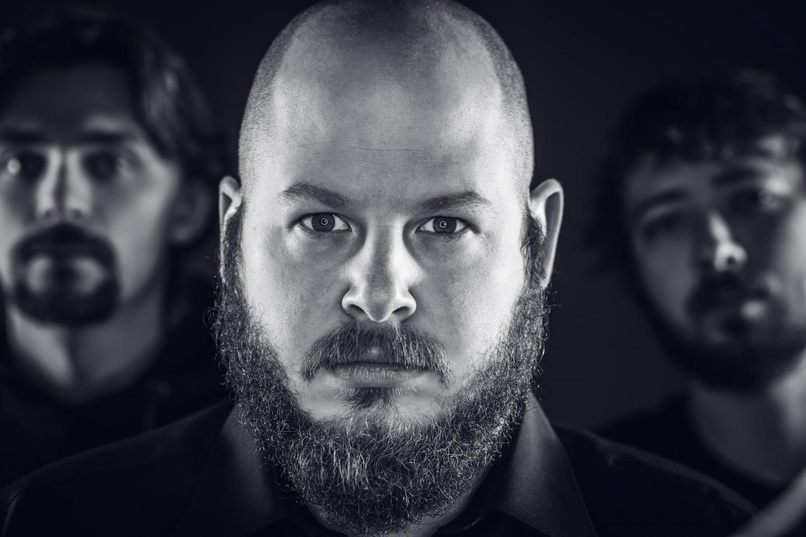 ONEXX servieren mit "FEST" einen explosiven Nu Metal-Cocktail