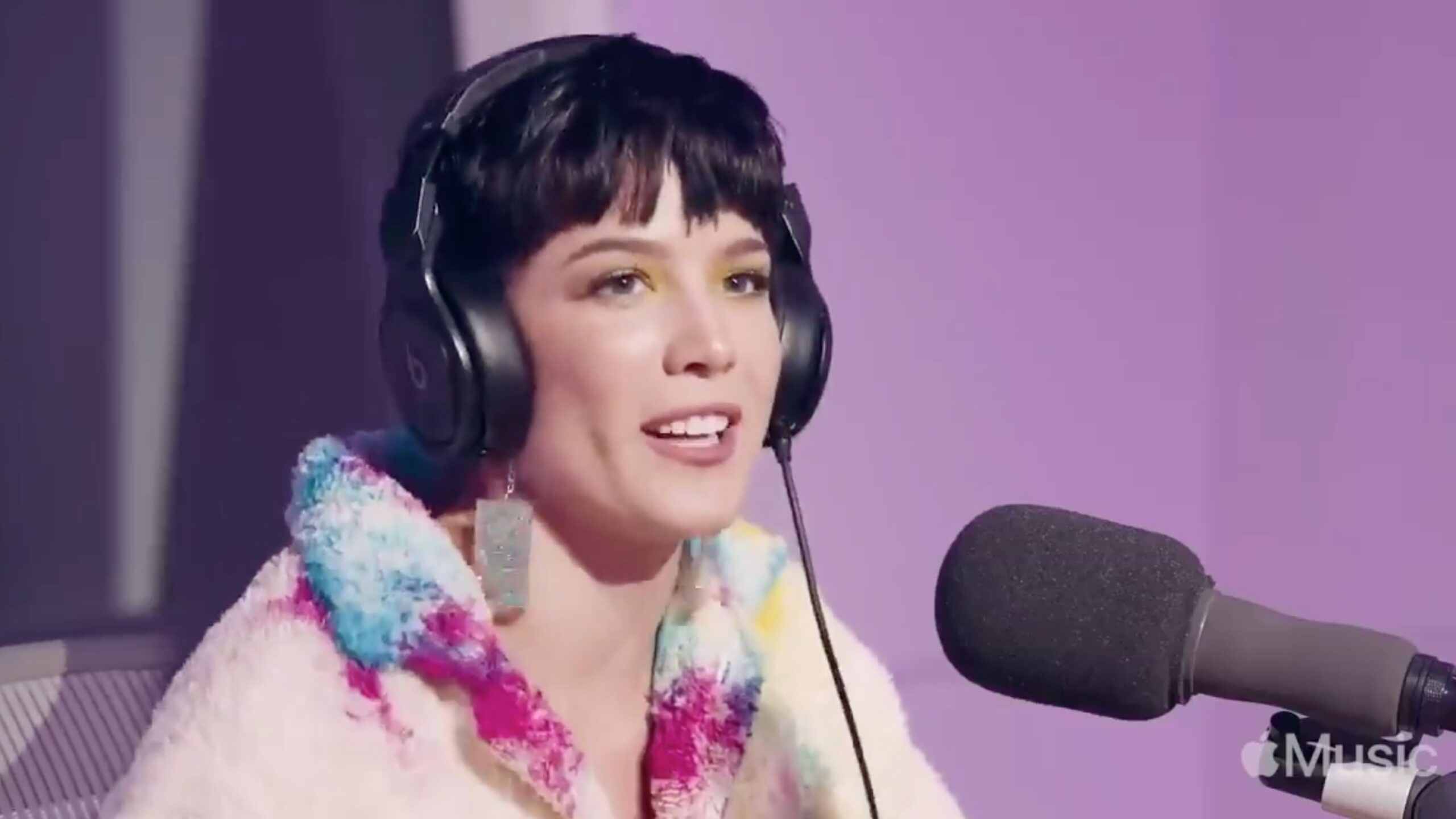 Halsey benennt The Story So Far und The Wonder Years als Einflüsse