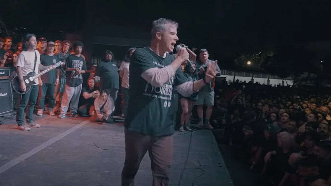 Motionless In White & Saxl Rose: Synthwave Edition zu "Werewolf"