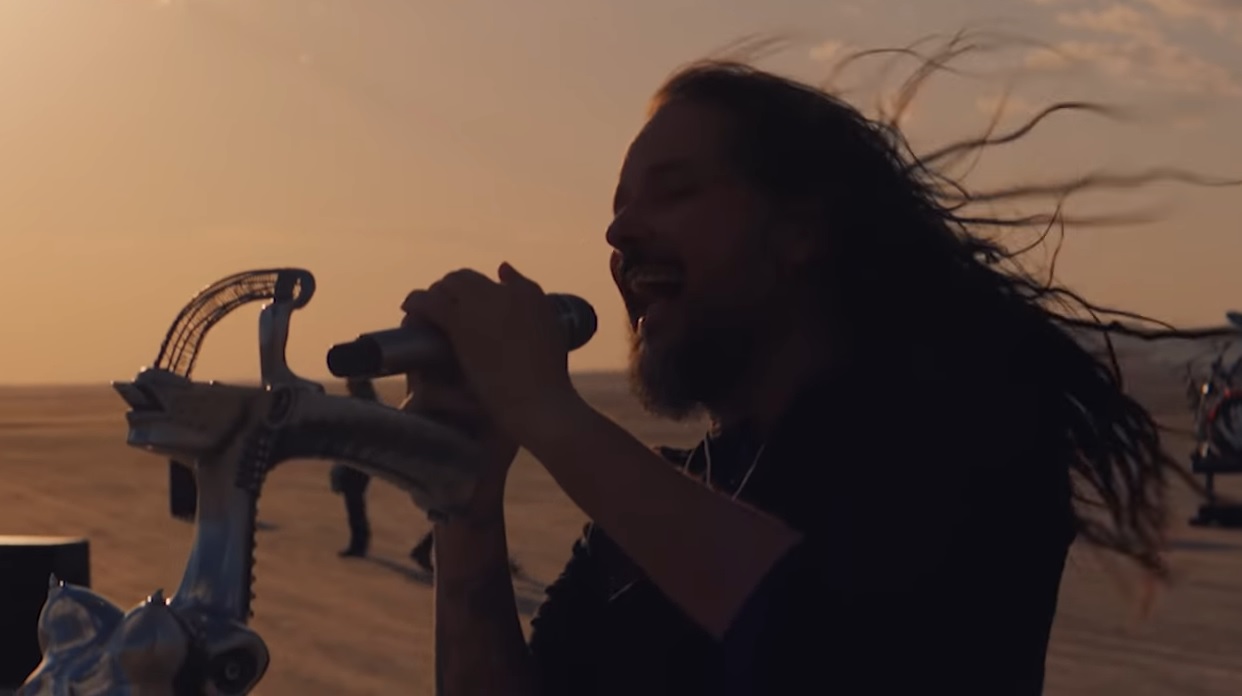 Korn veröffentlichen offizielles Musikvideo zu "You'll Never Find Me"